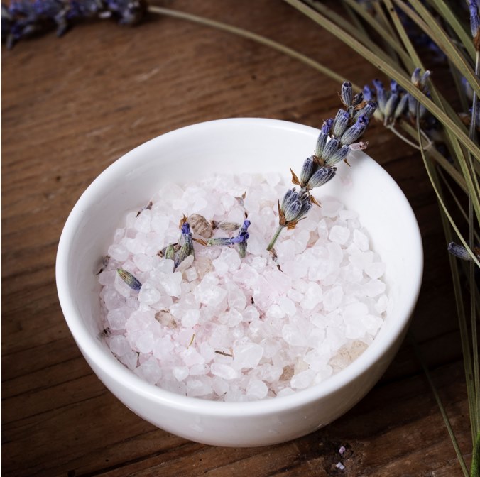 10 Benefits of Using Bath Salt for Relaxation - Bath Salt
